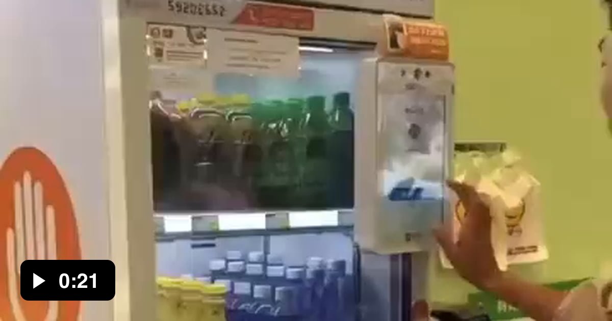 You can buy drinks only with a 350 social credit score on this vending machine - 9GAG