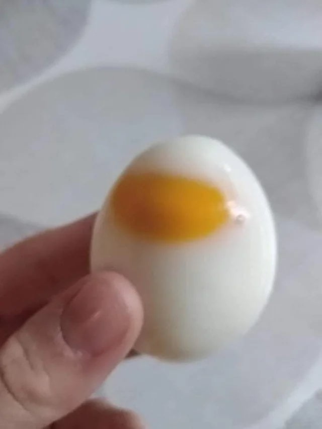 Eggmong Us - 9GAG