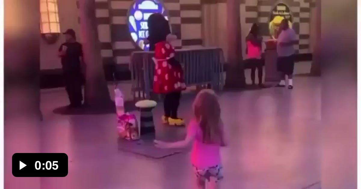 Meeting Mini Mouse - 9GAG