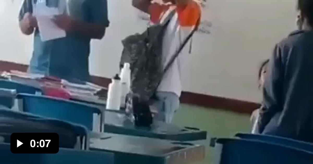 Typical Day in American school... - 9GAG