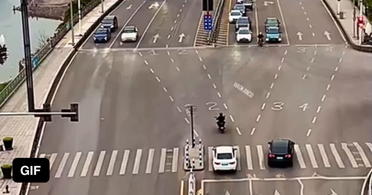 Unusual intersection road layout. - 9GAG