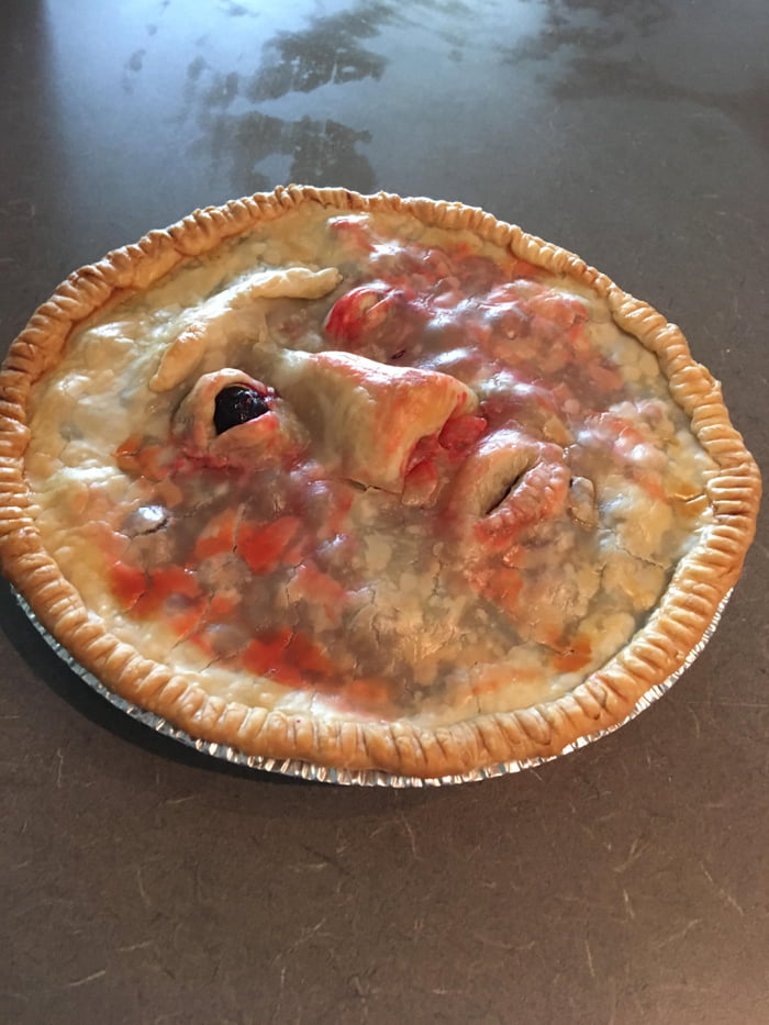 Grotesque face pie for a Halloween party - 9GAG