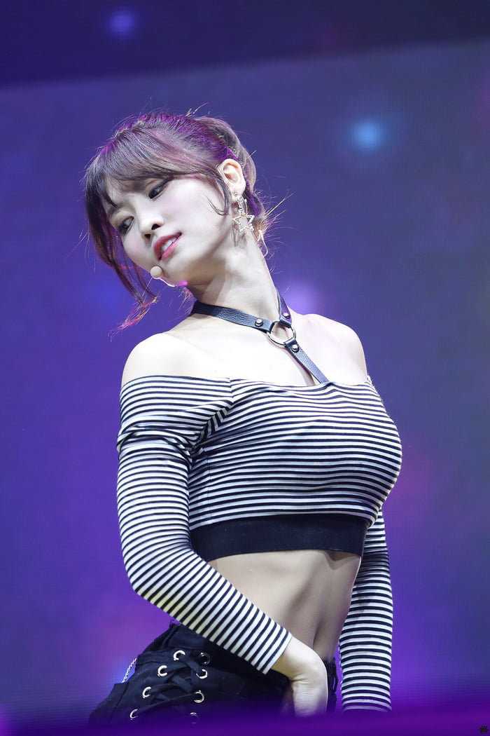 Nice Momo Abs - 9GAG