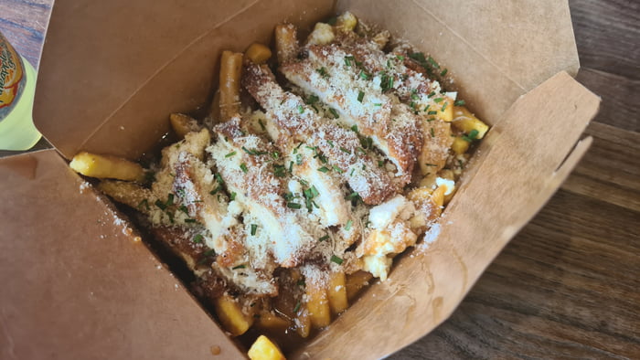 Chicken parm poutine from Caribou Poutine, Liverpool, UK - 9GAG