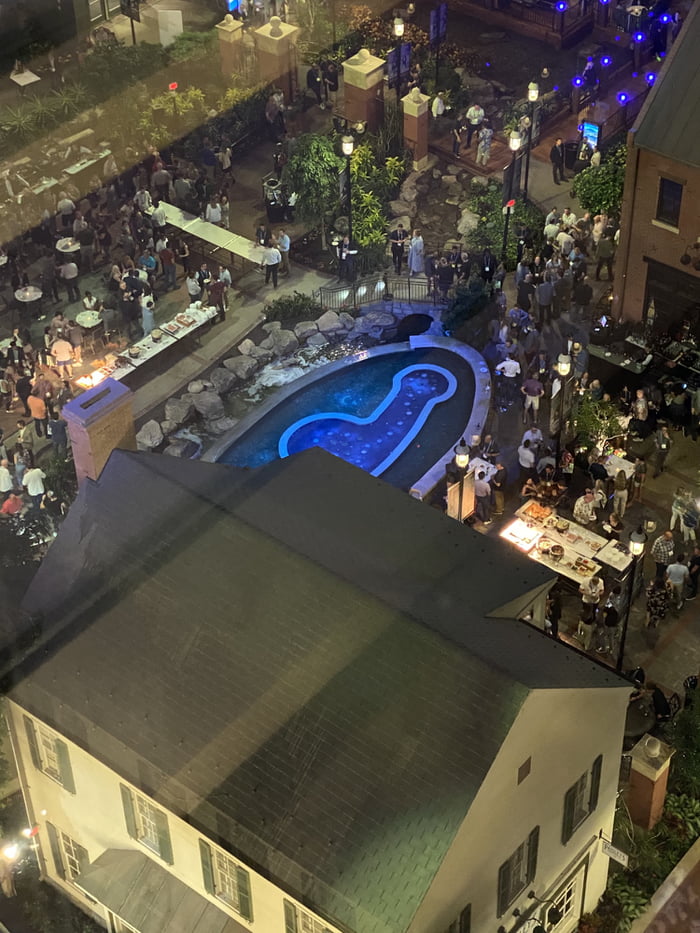 The shape of this pool at the Gaylord National - 9GAG