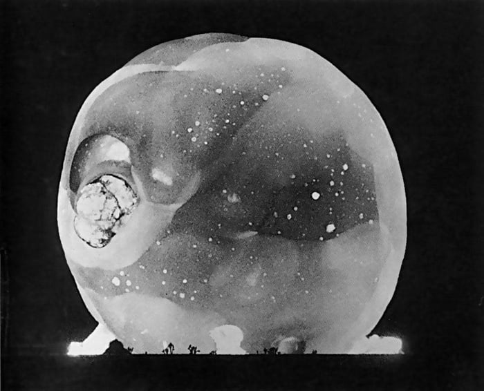 The instant of a Nuclear detonation, captured by Harold Edgerton’s ...