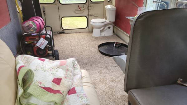 Pooping in a school bus - 9GAG