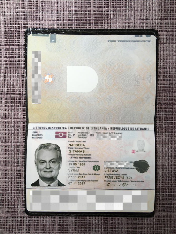 The Russian hackers jokes: "We found the passport, we'll return it to ...
