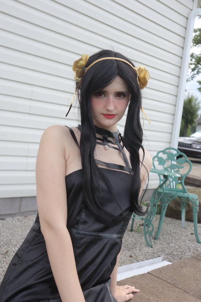 Yor cosplay by saeki_cosplay - 9GAG