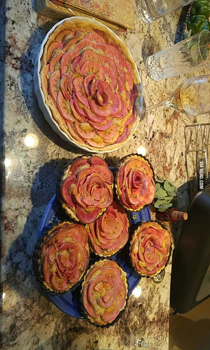 My aunt saw me scrolling 9gag during thanksgiving dinner and said come ...