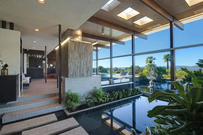 Entrance to Richard and Dion Neutra's Sheimer House, built 1972 Los ...