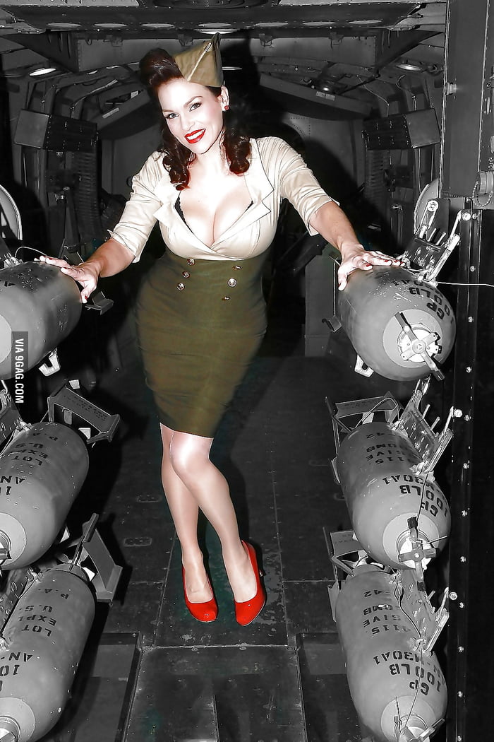 A bombshell in a bomber - 9GAG