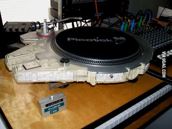 Wika Wika Wika Wookie: The Milennium Falcon Turntable - 9GAG