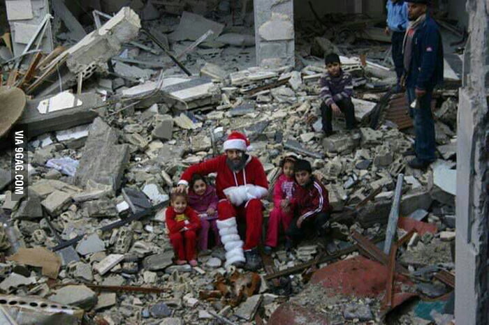 Santa Claus in Syria Christmas spirit for kids - 9GAG