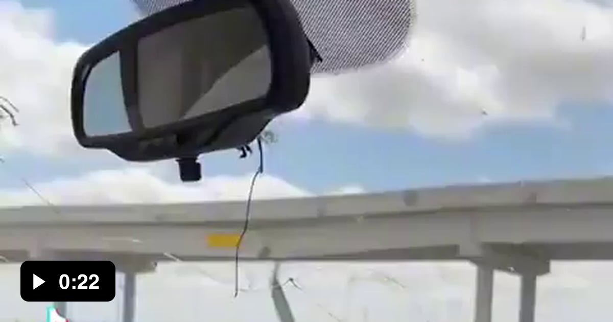 Witnessing the I-27 bridge collapse in Tulia, TX. - 9GAG