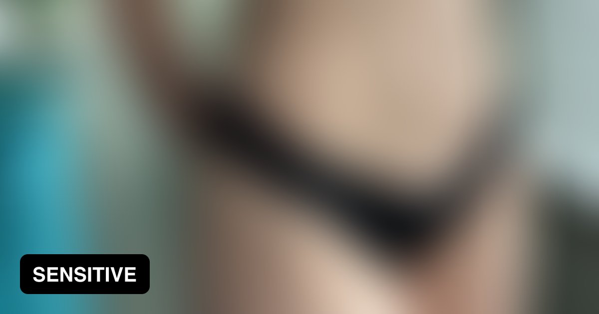 Tits out for friday - 9GAG