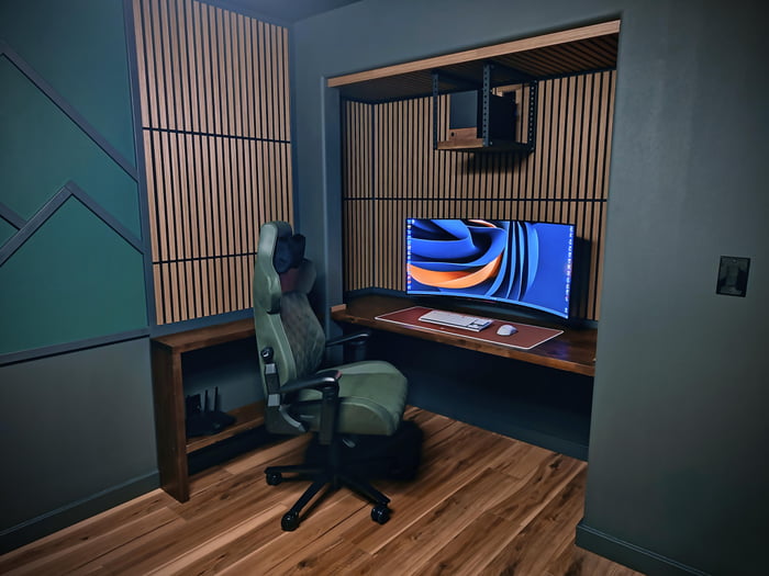 PC Setup in closet. - 9GAG