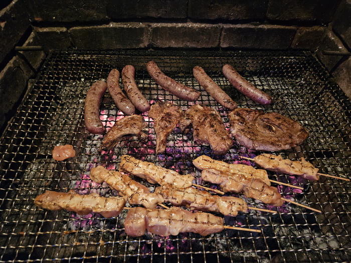 Chilled Sunday Braai in South Africa. Nothing fancy but still kak ...