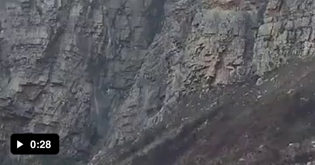 Extreme Winds Turn Waterfall Into Mist - 9GAG