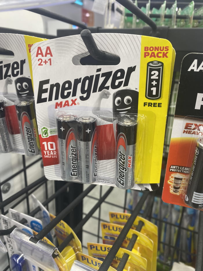 This “bonus free” battery pack - 9GAG
