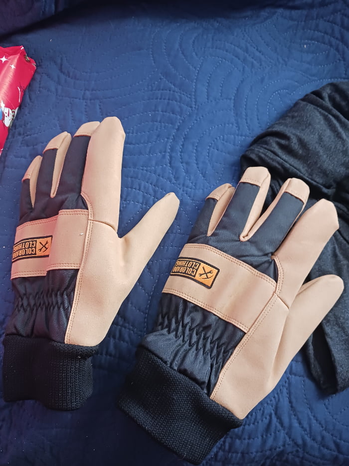 Bought these pair of gloves for someone as a Christmas gift. They ...