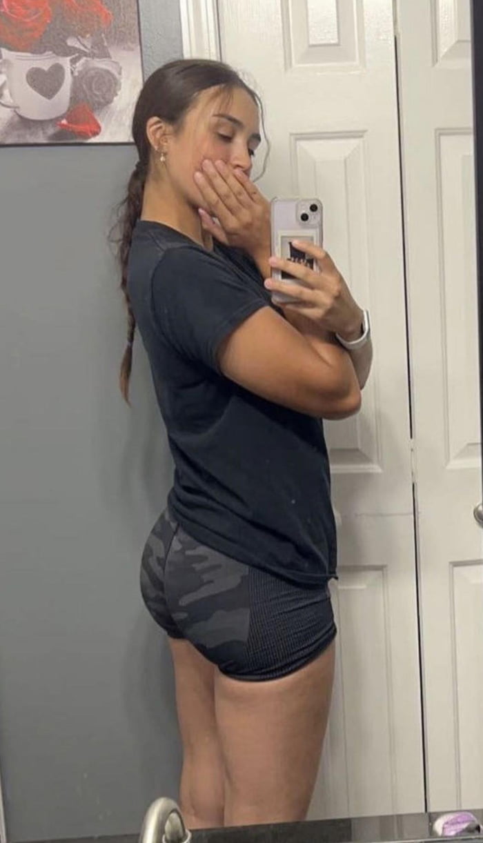 Tight😵💫 - 9GAG