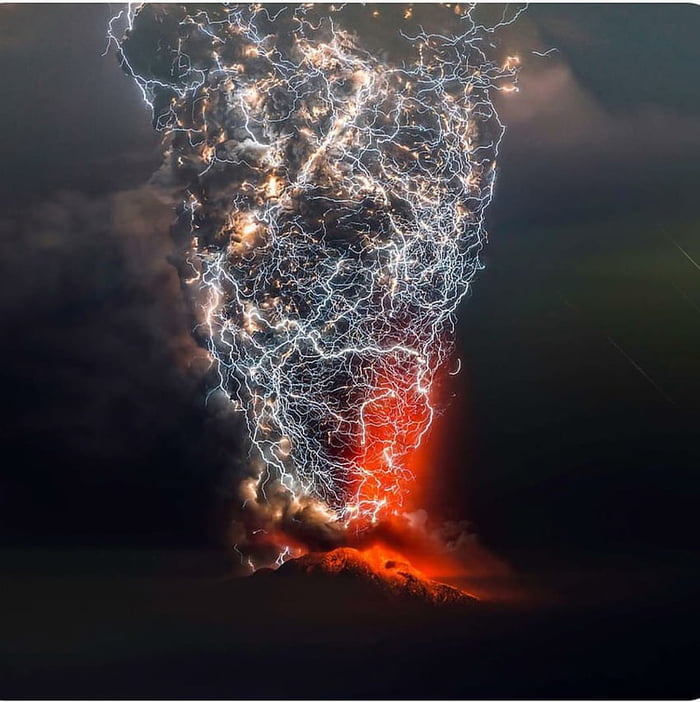 A photo of a lightning storm during the eruption of the Calbuco volcano ...