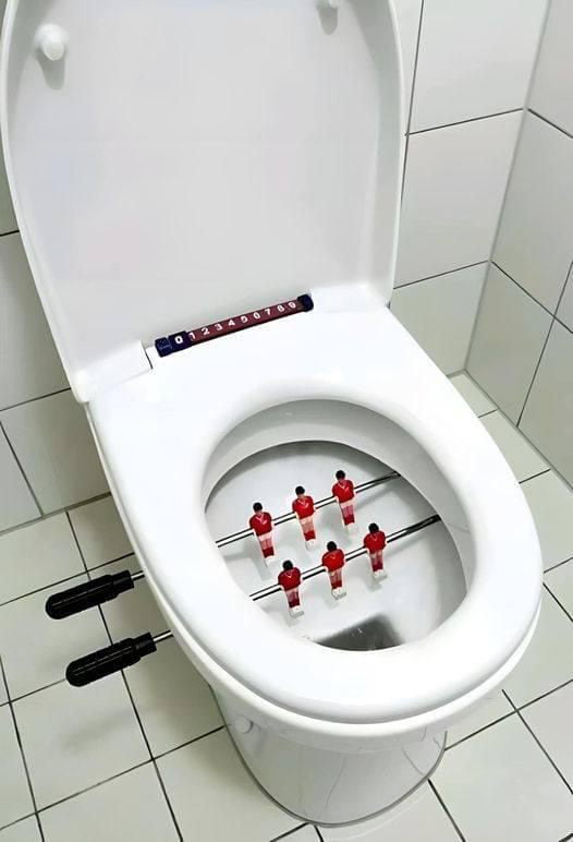 Messi's toilet seat. - 9GAG