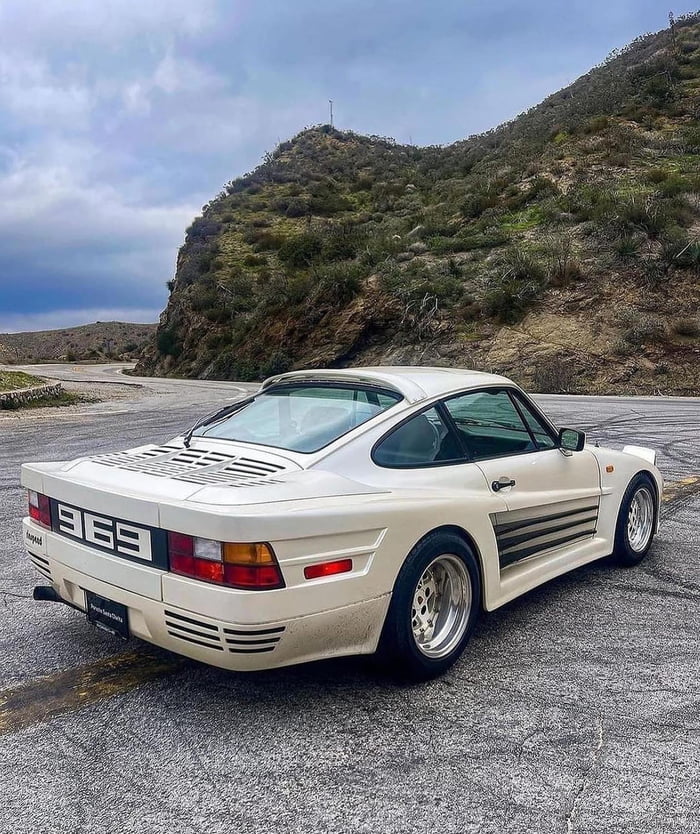 The Porsche Rinspeed 969 - half Porsche, half Ferrari Testarossa. - 9GAG