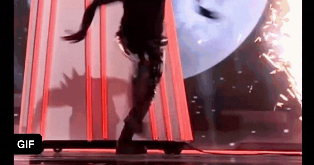 Thank you Poland for blessing us with the dancing Sauron - 9GAG