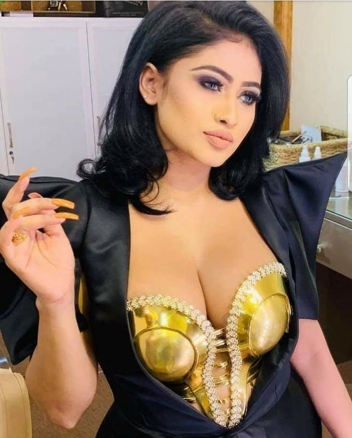 Sanskari Queen Alishba - 9GAG