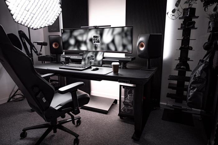 Current desk setup - 9GAG