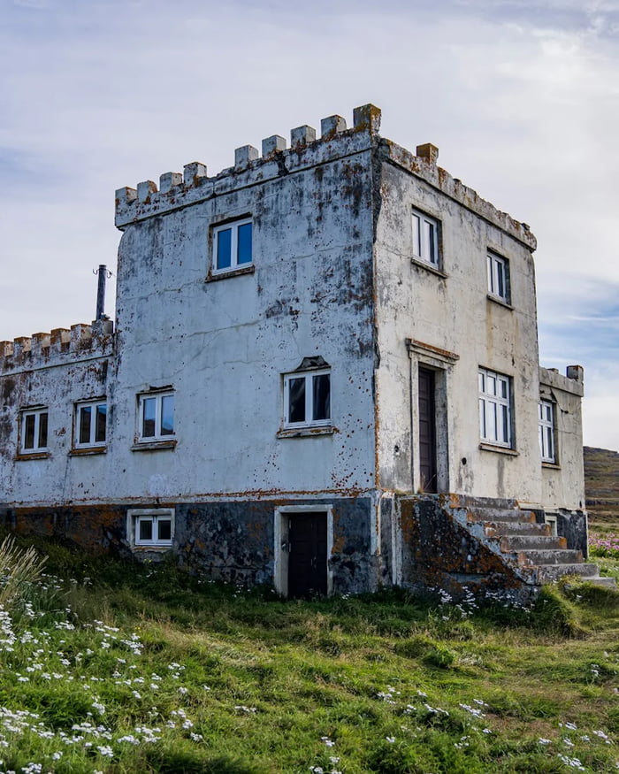 This is the closest thing to a castle we have here in Iceland. - 9GAG