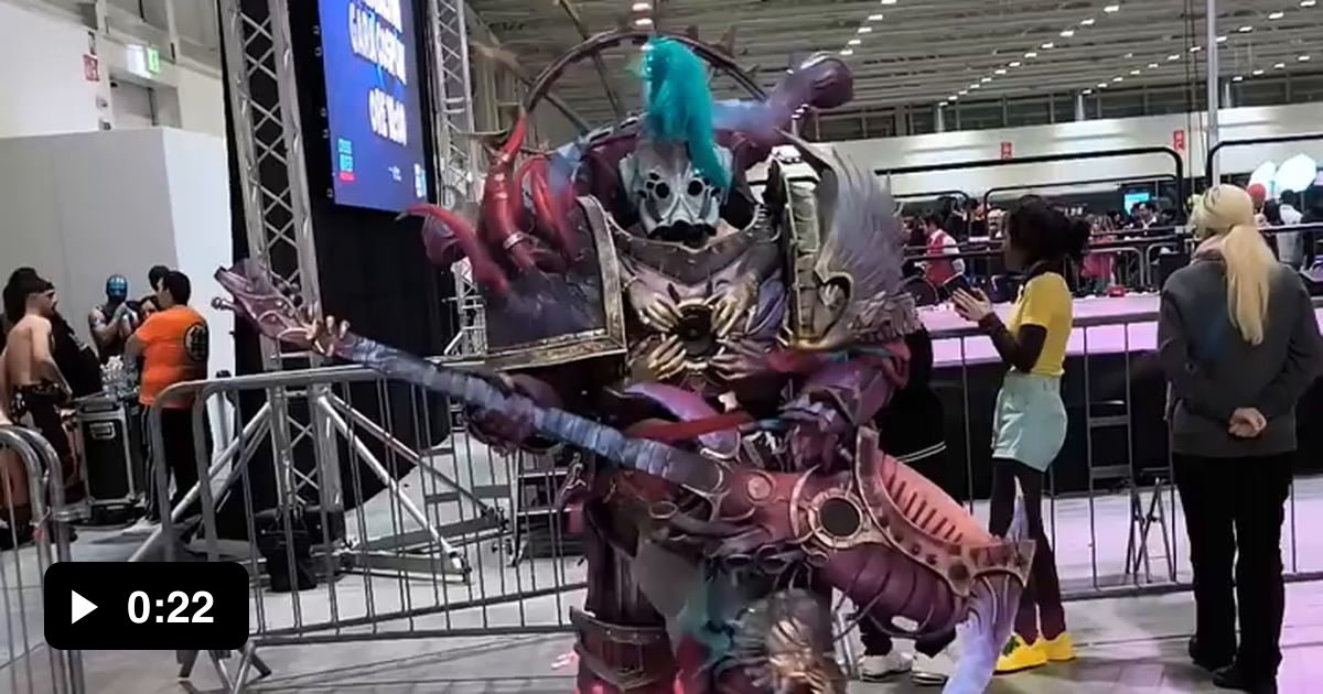 Impressive cosplay - 9GAG