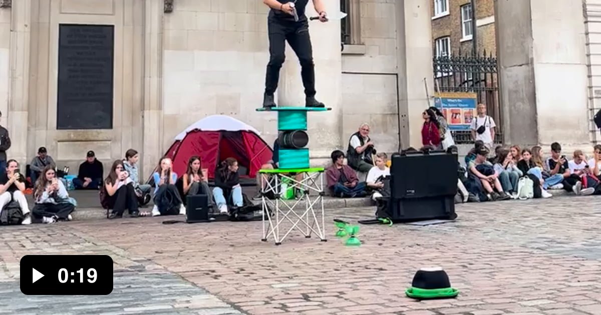 Knife juggling - 9GAG