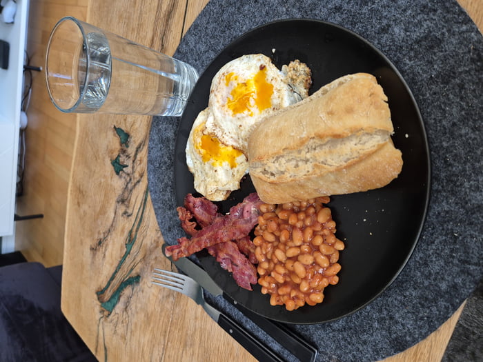 Delicious. Finally, some good f***ing food - 9GAG