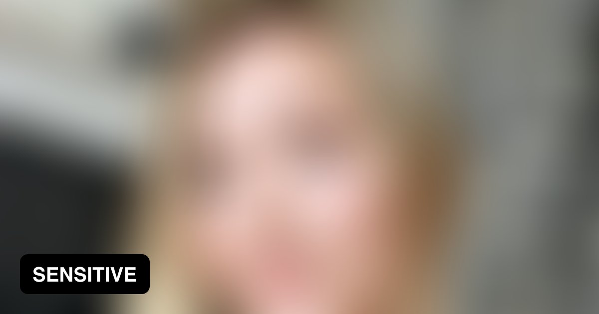 Petite babe Amaly - 9GAG