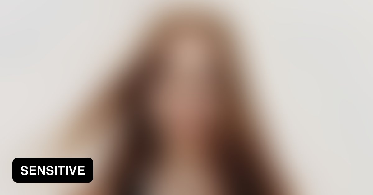 Early 2000's Avril Lavigne was on another level - 9GAG