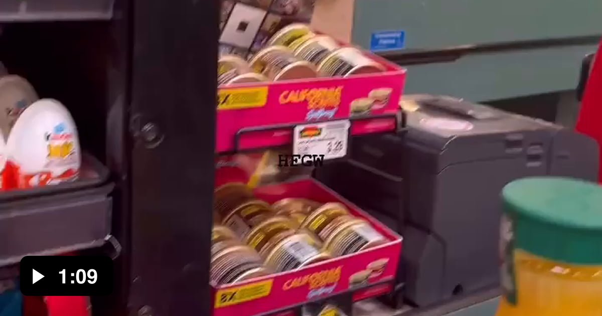 Boomers in a grocery store. - 9GAG