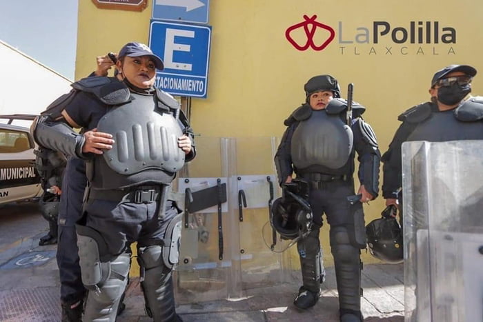 These police officers look like they gonna fight against some turtles ...