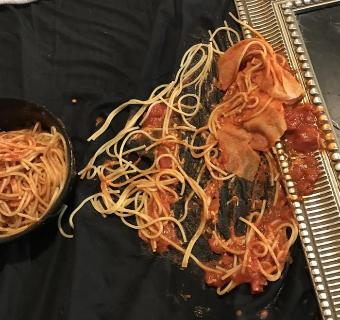 BREAKING NEWS: Local idiot spills spaghetti on her bed - 9GAG