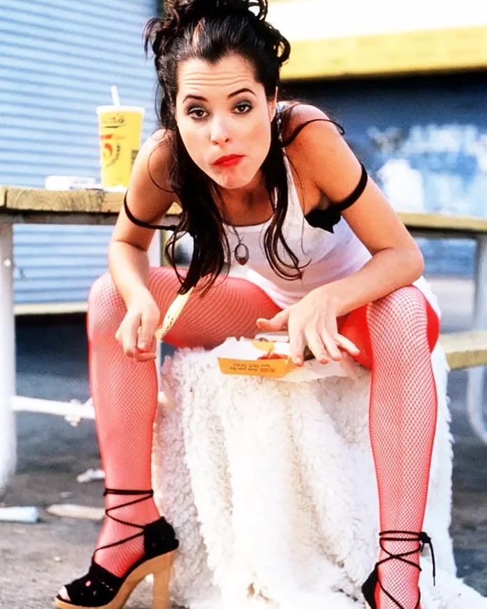 Parker Posey (1997) - 9GAG