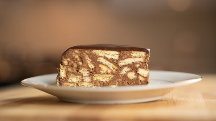 The Queen’s Favorite Cake | Chocolate Biscuit Cake - 9GAG
