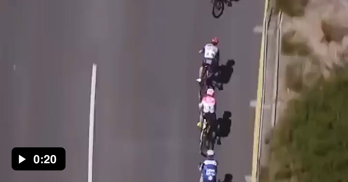 Cyclist went twice as fast in the final moments of the Race - 9GAG