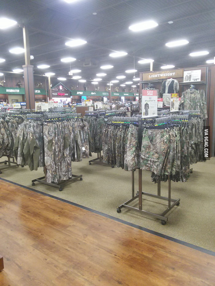 Look at all the empty racks - 9GAG