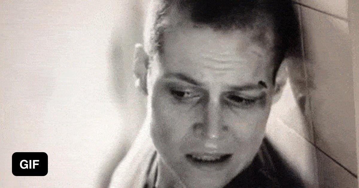 When your stapler alien - 9GAG