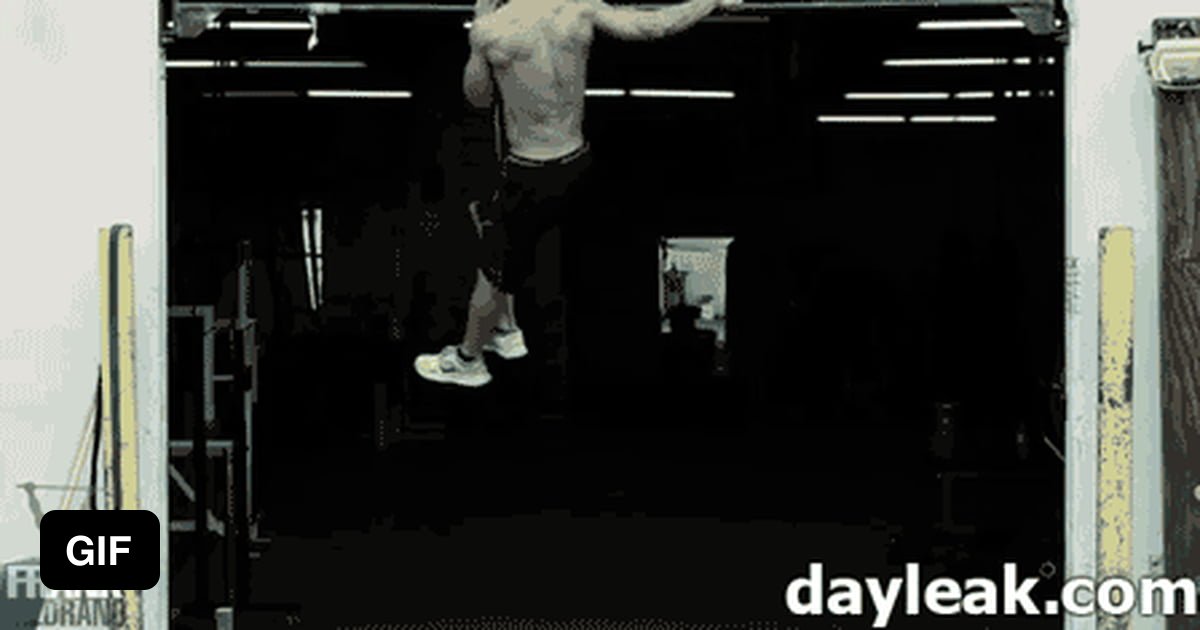 Incredible core strength - 9GAG