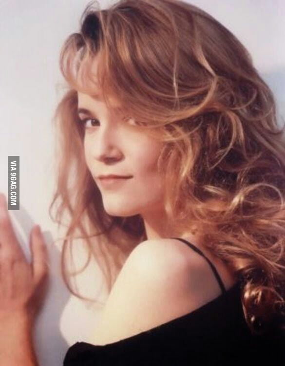 My childhood crush, Lea Thompson (lorraine mcfly) - 9GAG