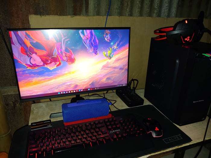 My $350 pc i got off Facebook marketplace. - 9GAG