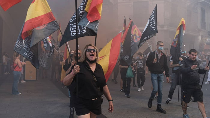 Spanish right-wing marching in the gay district of Madrid - 9GAG